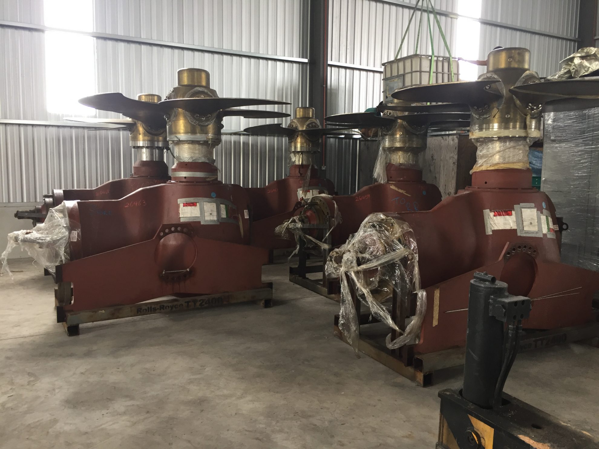 THRUSTERS & DRIVE MOTORS 5 UNITS FOR SALE (NEW) - AMR